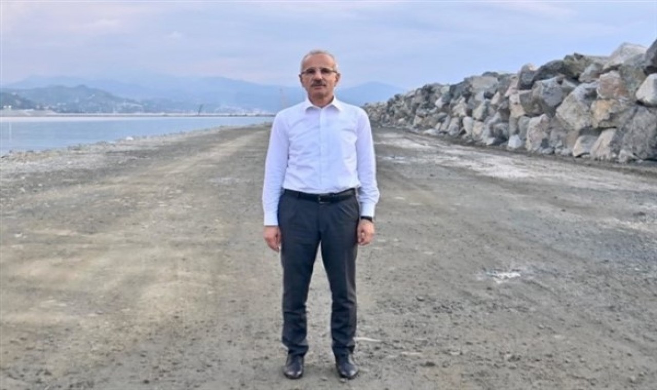 Bakan Uraloğlu, Halkalı-İstanbul Havalimanı Metro Hattı’nın ... Bakan Uraloğlu, Halkalı-İstanbul Havalimanı Metro Hattı’nın ...